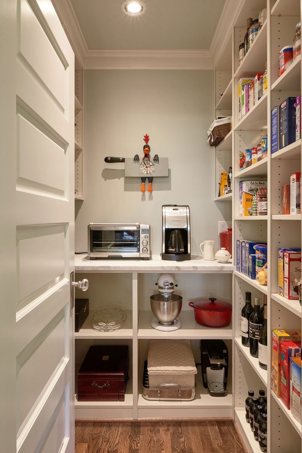 Top 36 Walk-In Pantry Ideas for Maximized Storage & Style | Home Design ...