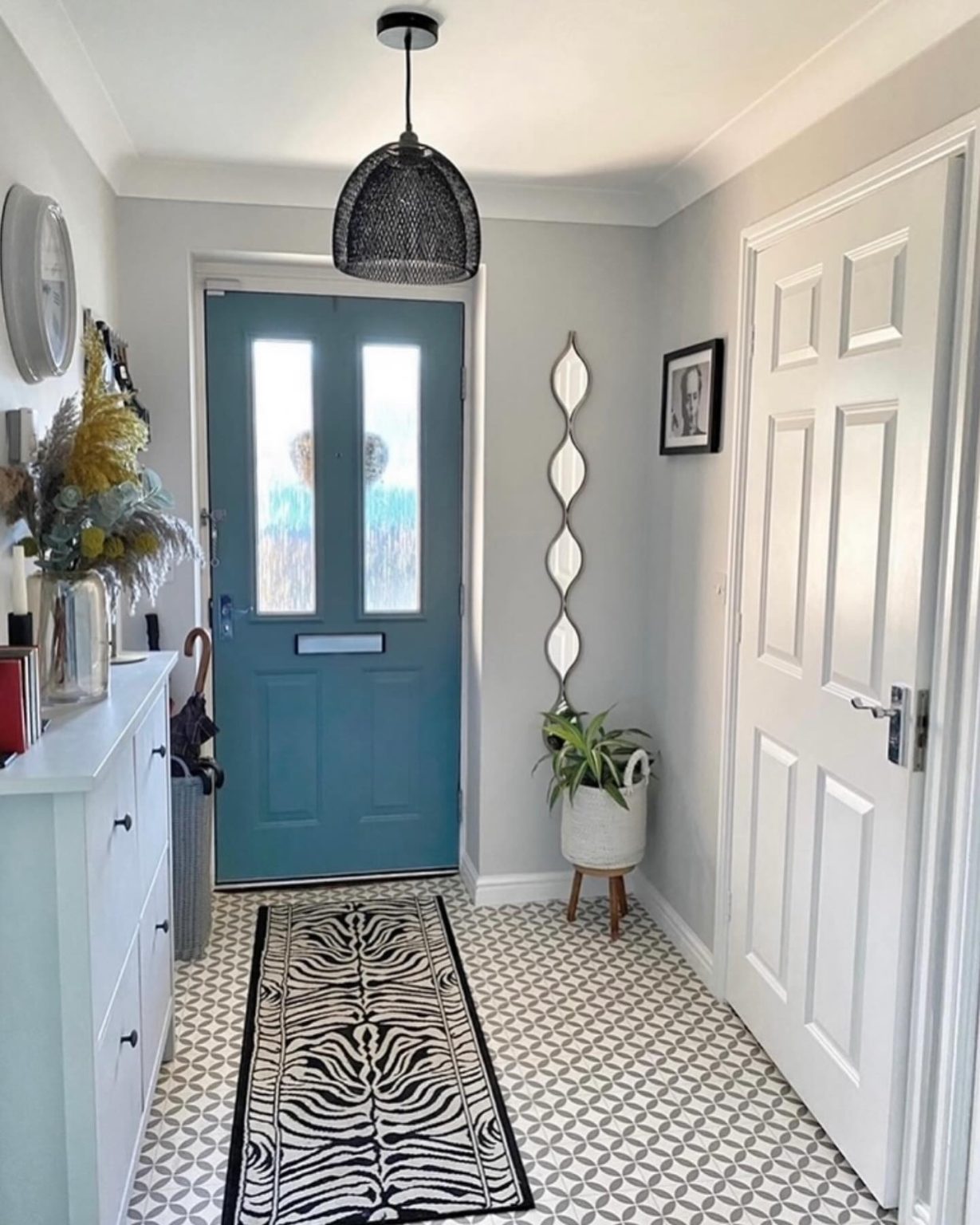 35 Hallway Decor Ideas to Transform Your Entryway Space - placeideal.com