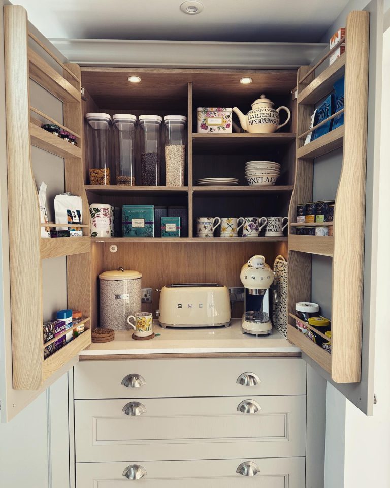 31 Small Pantry Ideas to Maximize Your Kitchen Space Efficiently ...