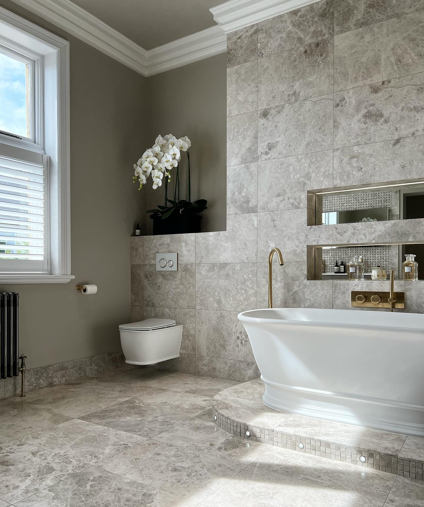 28 Bathroom Tub Ideas: Transform Your Space with Elegance & Comfort ...