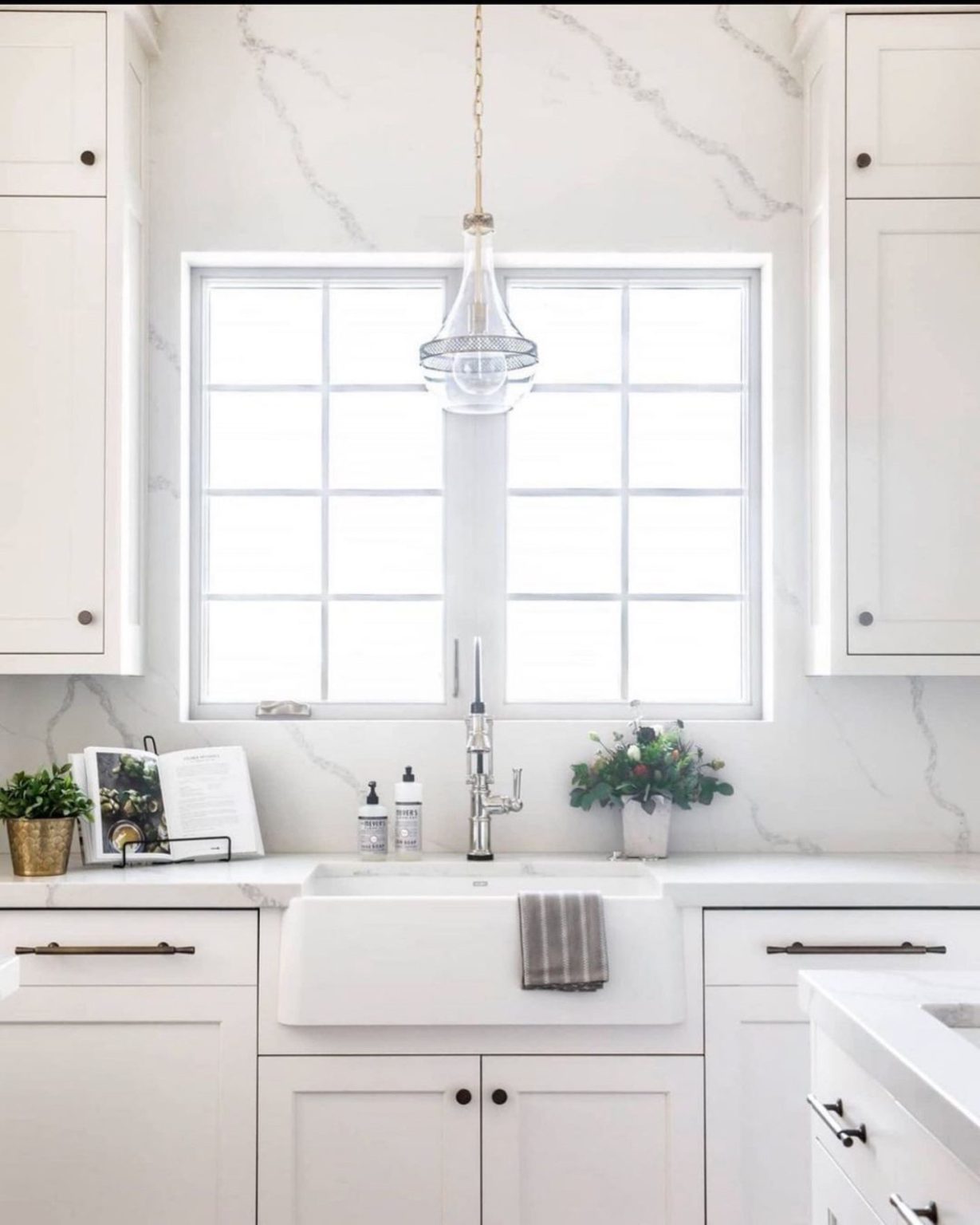 Illuminating Inspiration: 33 Kitchen Lighting Ideas for Every Style ...