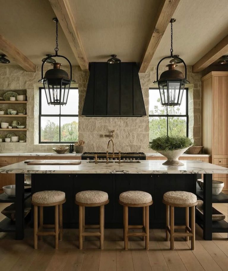 28 Farmhouse Kitchen Ideas for Every Style - Rustic to Modern Charm ...