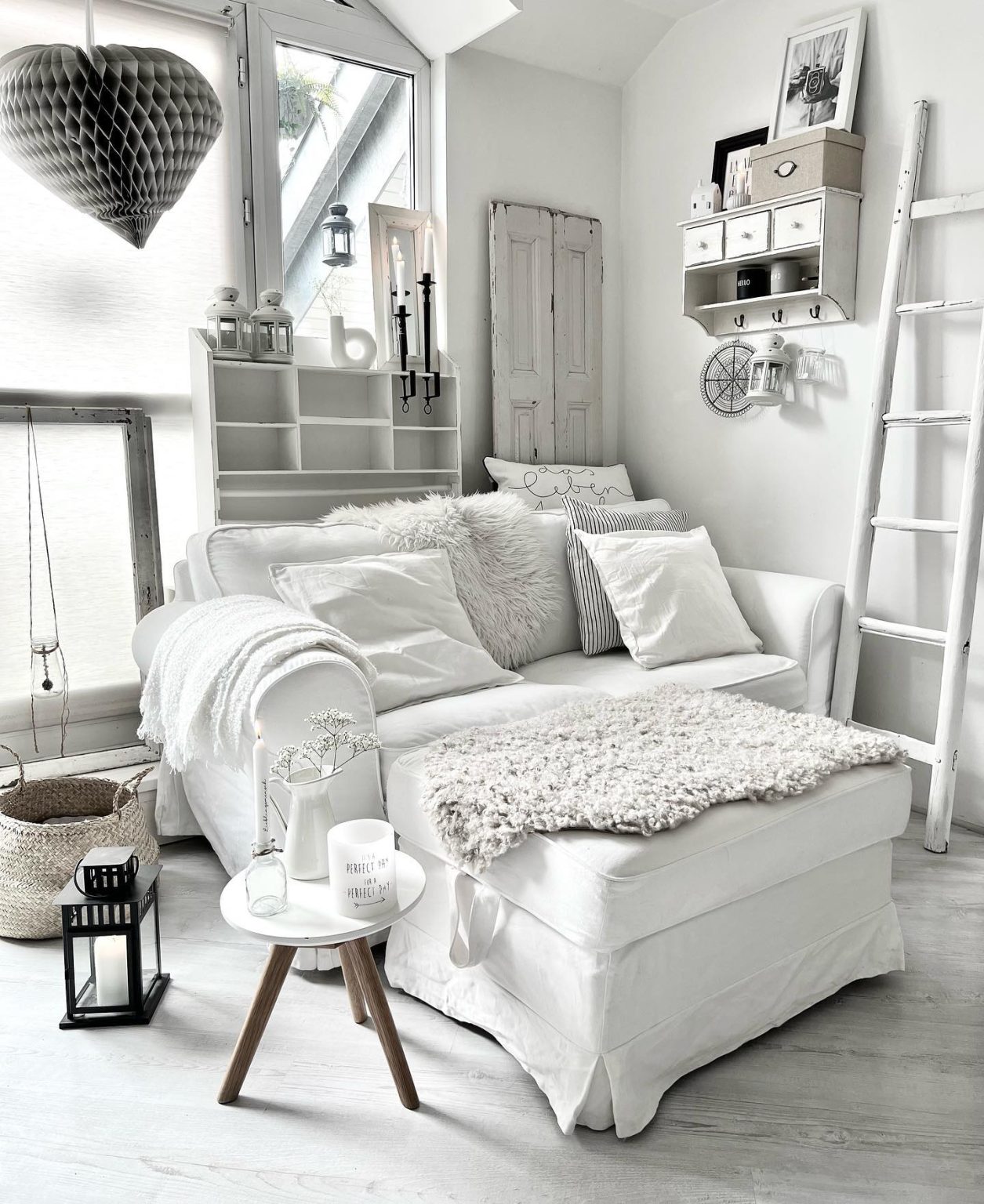 38 White Living Room Inspirations for Timeless Home Decor - placeideal.com