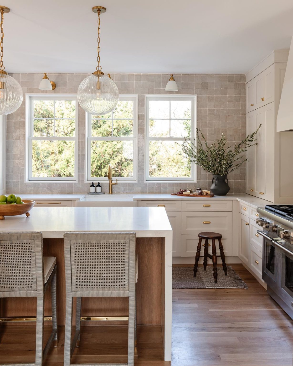 Top 30 Kitchen Window Ideas: Transform Your Space | Lively & Functional ...