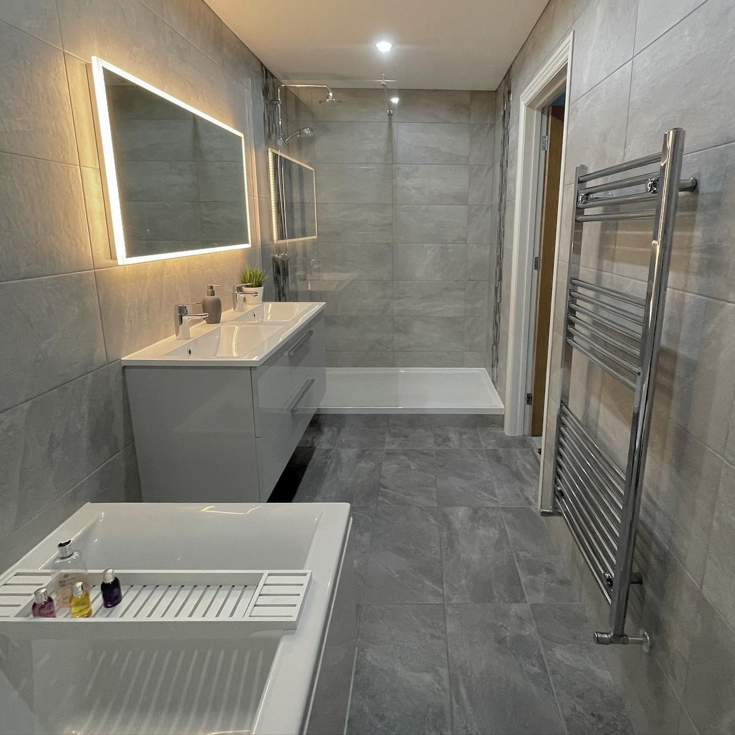 35 Grey Bathroom Ideas: Elevate Your Home with Chic Designs ...