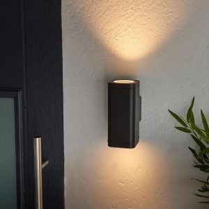 38 Outdoor Wall Lights: Enchanting Designs for Every Style - placeideal.com