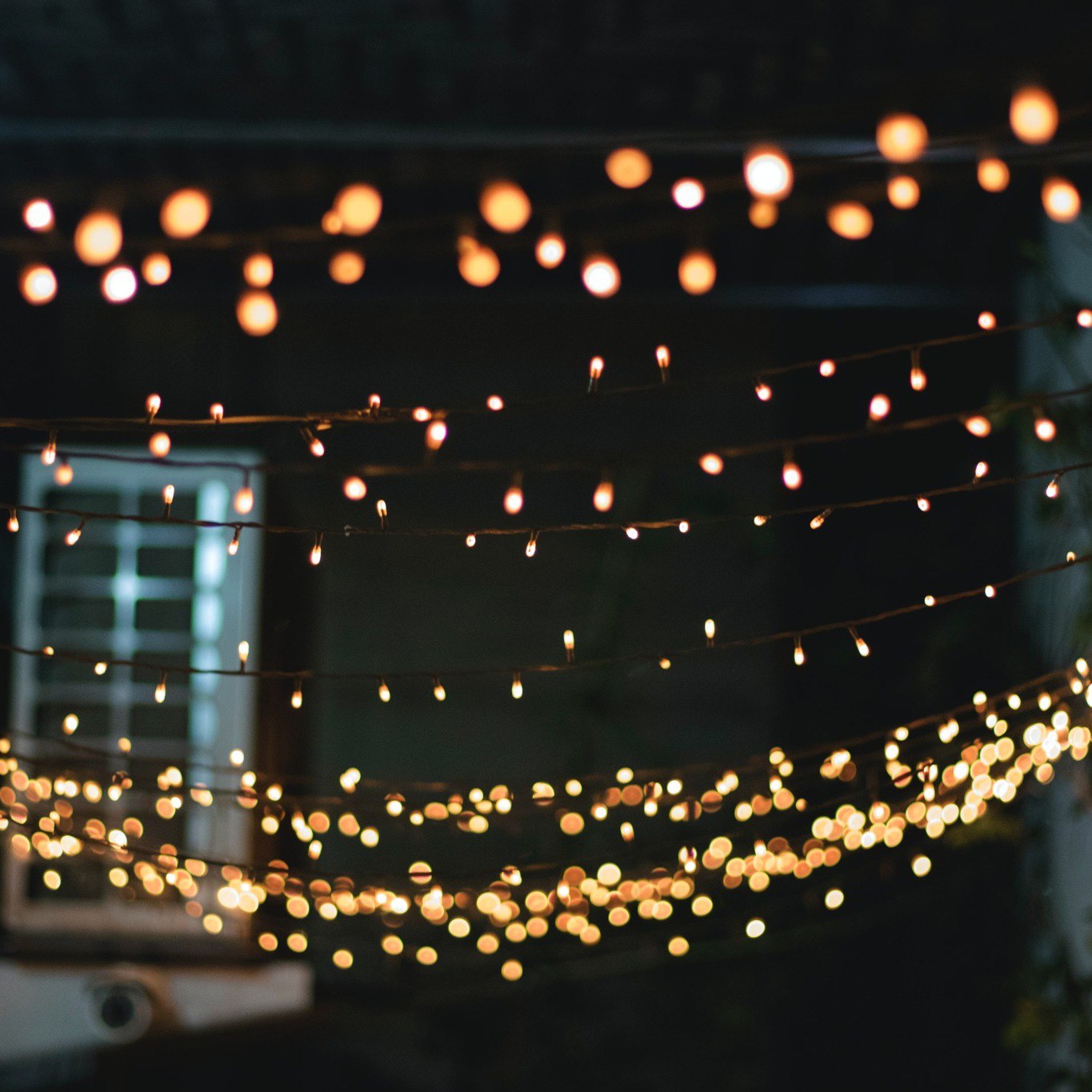 Enchanting 36 Outdoor String Lights Ideas for Magical Evenings ...