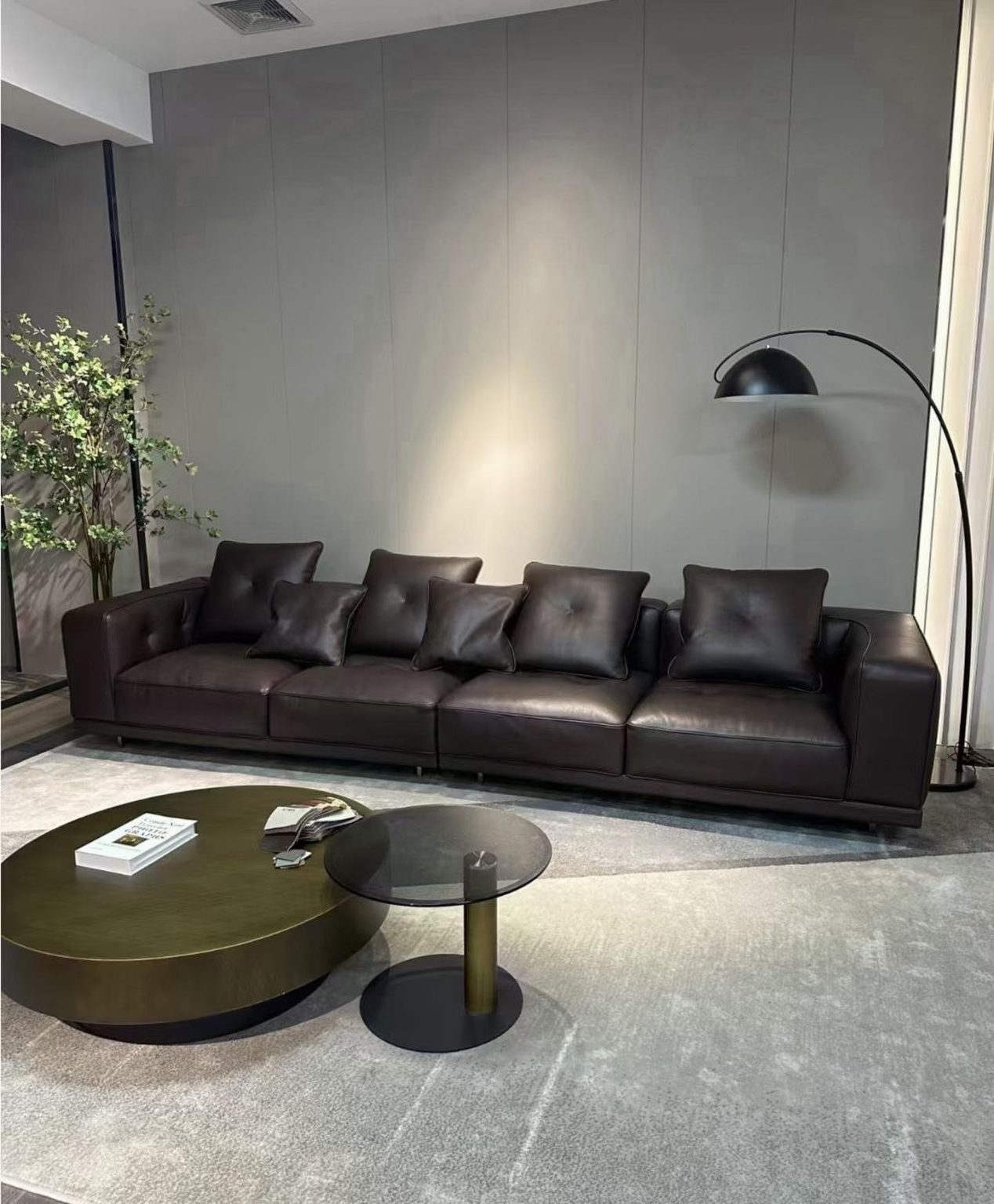 Explore 31 Chic Living Room Ideas Featuring Dark Brown Sofas ...