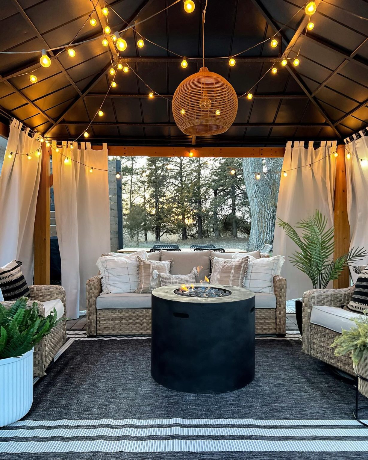 36 Outdoor Lights Patio Ideas for Every Style and Occasion - placeideal.com