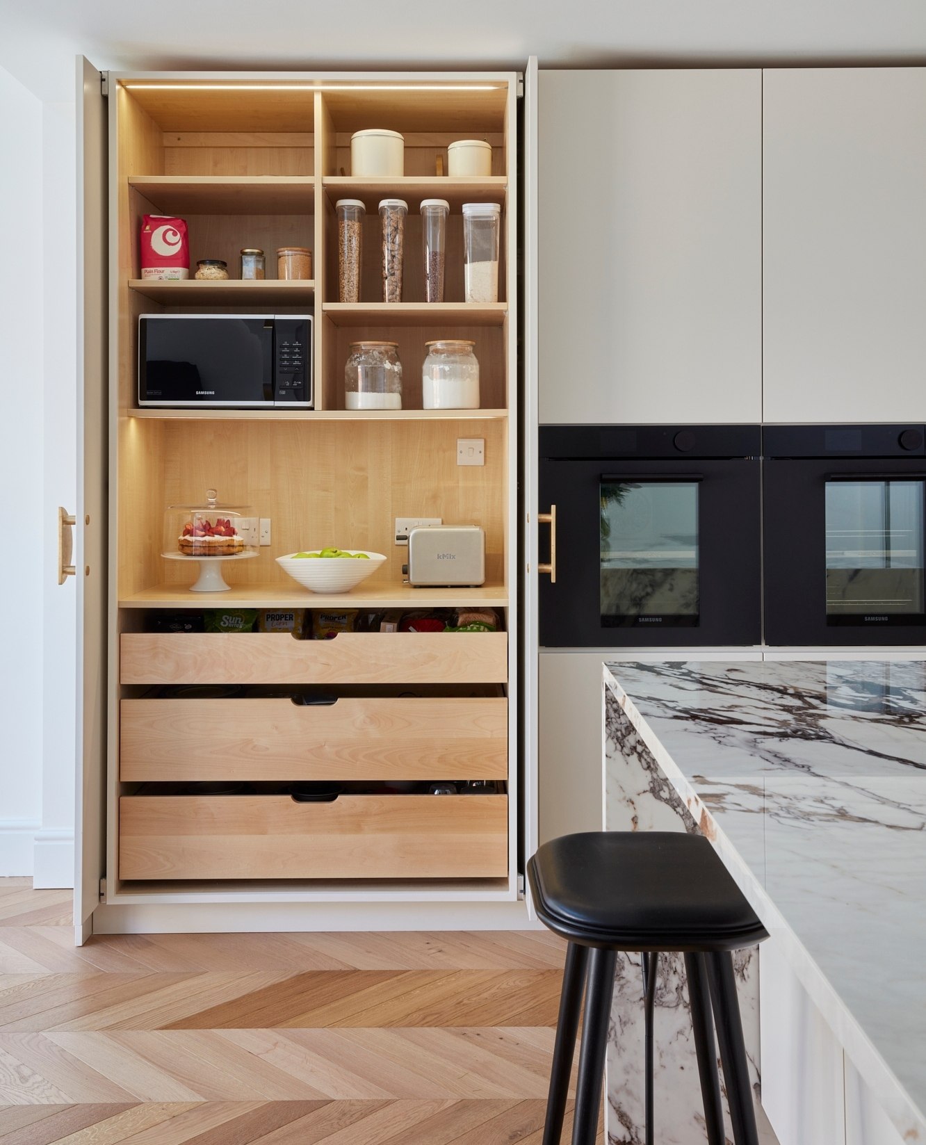 31 Small Pantry Ideas to Maximize Your Kitchen Space Efficiently ...