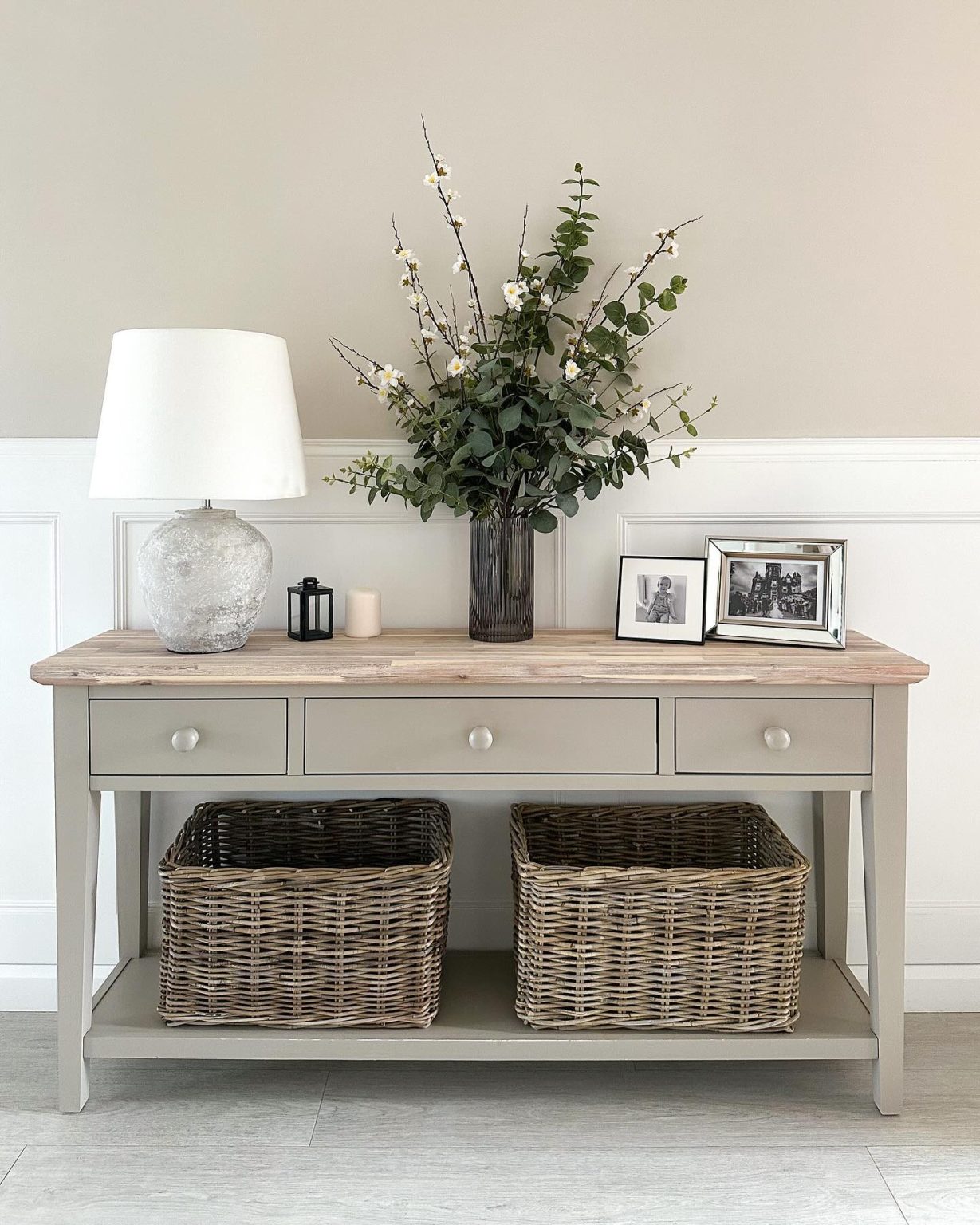Top 35 Console Table Hallway Ideas for a Welcoming Home Entrance ...