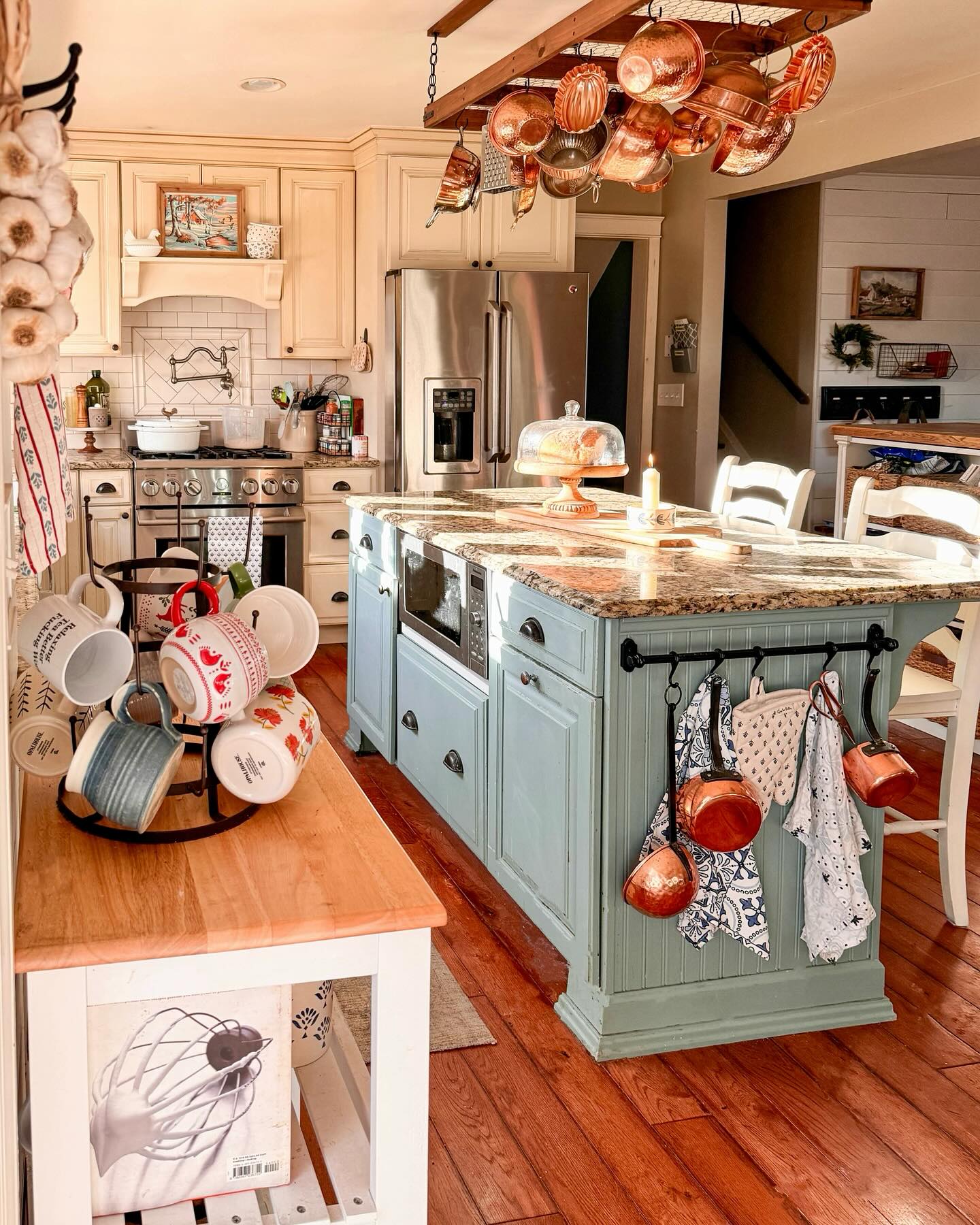 28 Farmhouse Kitchen Ideas for Every Style - Rustic to Modern Charm ...