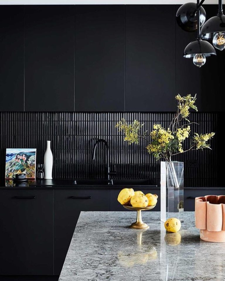 31 Black Kitchen Ideas for Chic & Versatile Cooking Spaces - placeideal.com