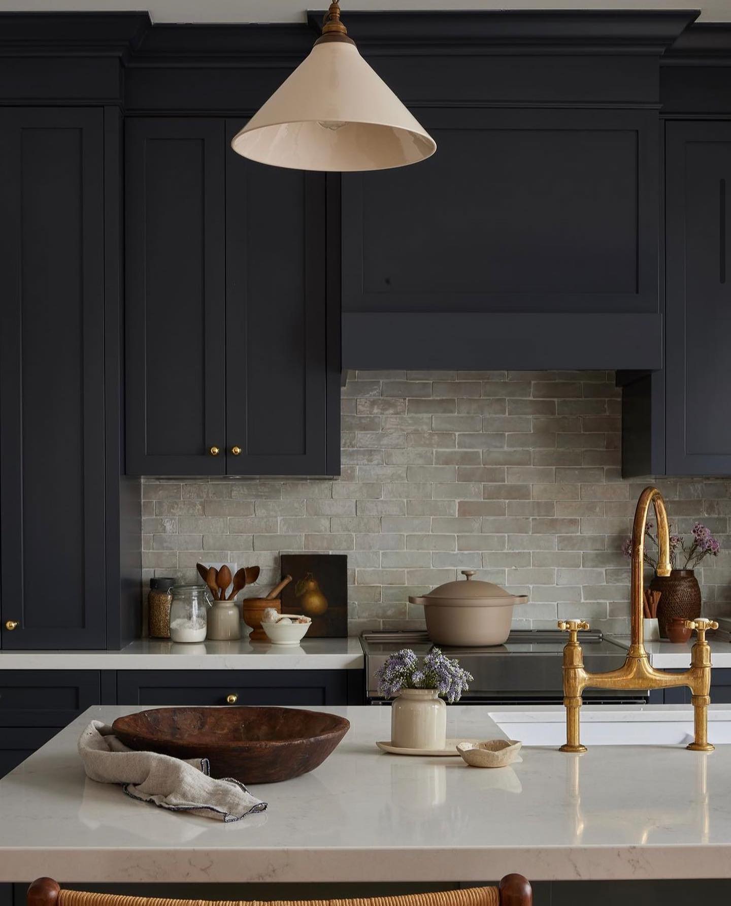 31 Black Kitchen Ideas for Chic & Versatile Cooking Spaces - placeideal.com
