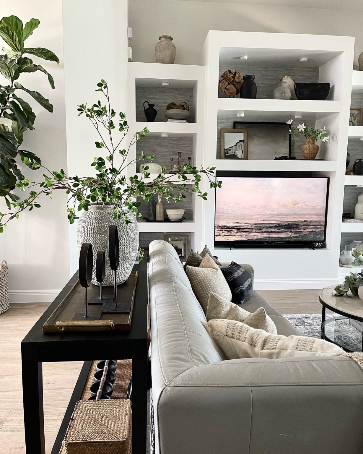 29 Sofa Table Decor Ideas to Transform Your Living Space Elegantly ...