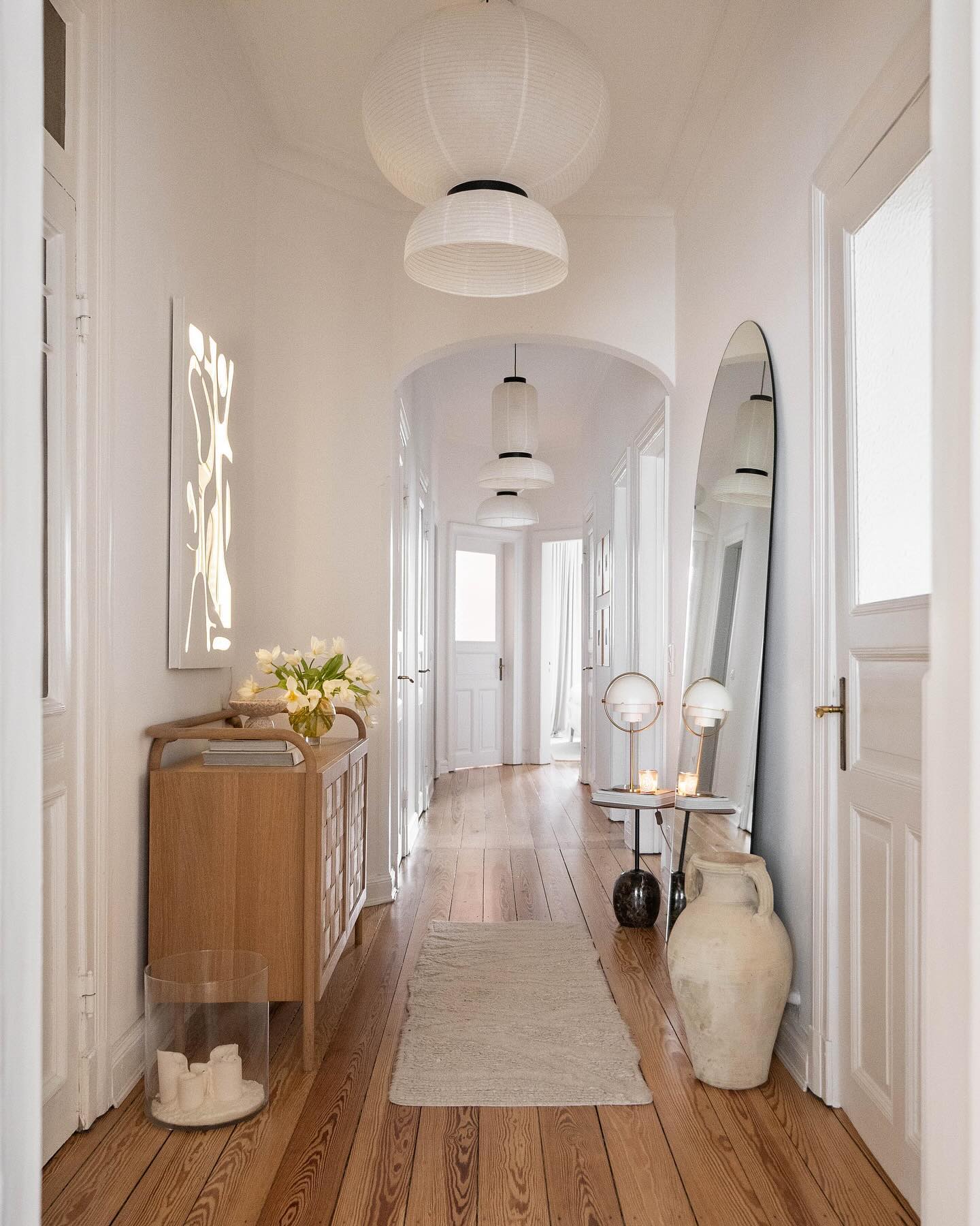 35 Hallway Decor Ideas to Transform Your Entryway Space - placeideal.com