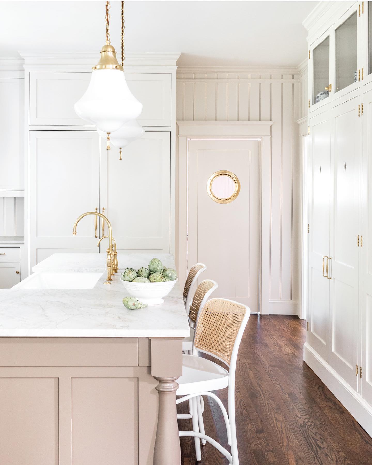 33 Kitchen Door Ideas to Transform Your Culinary Space Elegantly ...