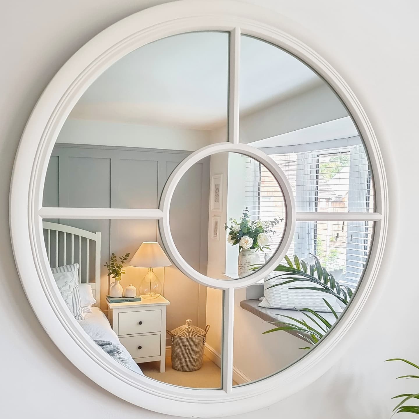 33 Bedroom Mirror Ideas: Elevate Your Space with Stylish Reflections ...