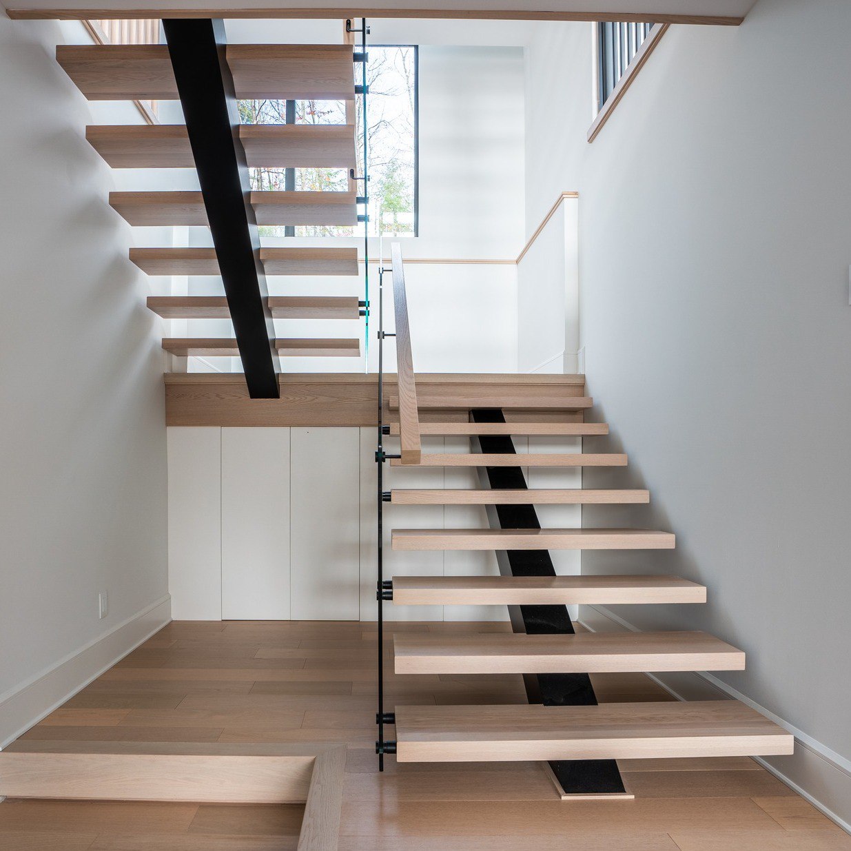 35 Floating Staircase Ideas for a Modern Home Aesthetic | Design ...