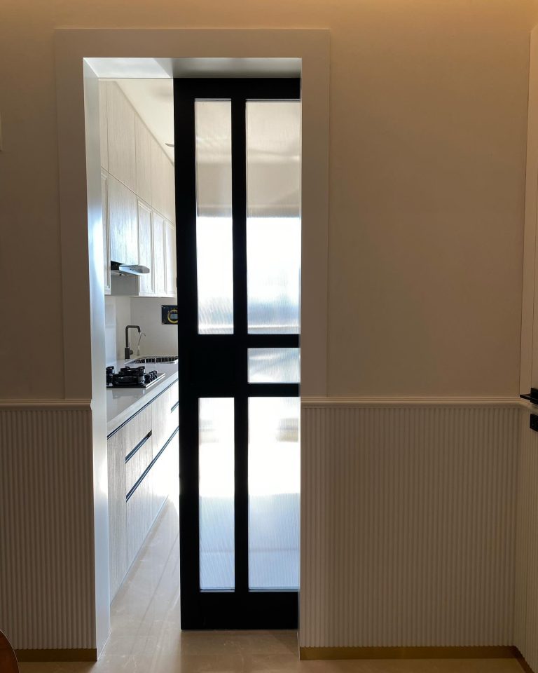 33 Kitchen Door Ideas to Transform Your Culinary Space Elegantly ...