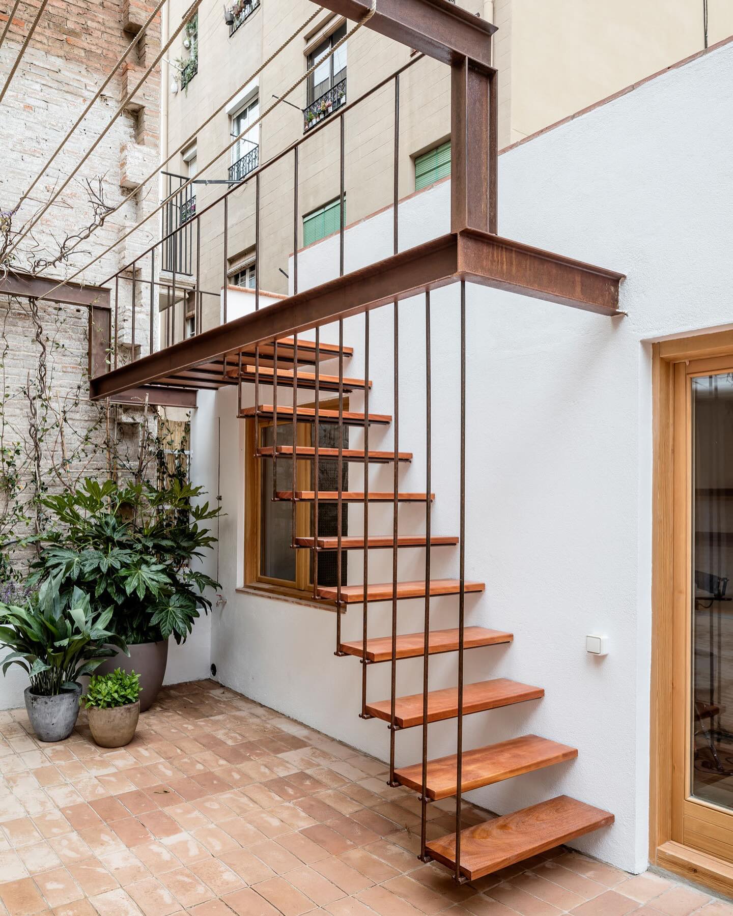 Maximize Style: 29 Small Staircase Ideas for Every Home - placeideal.com