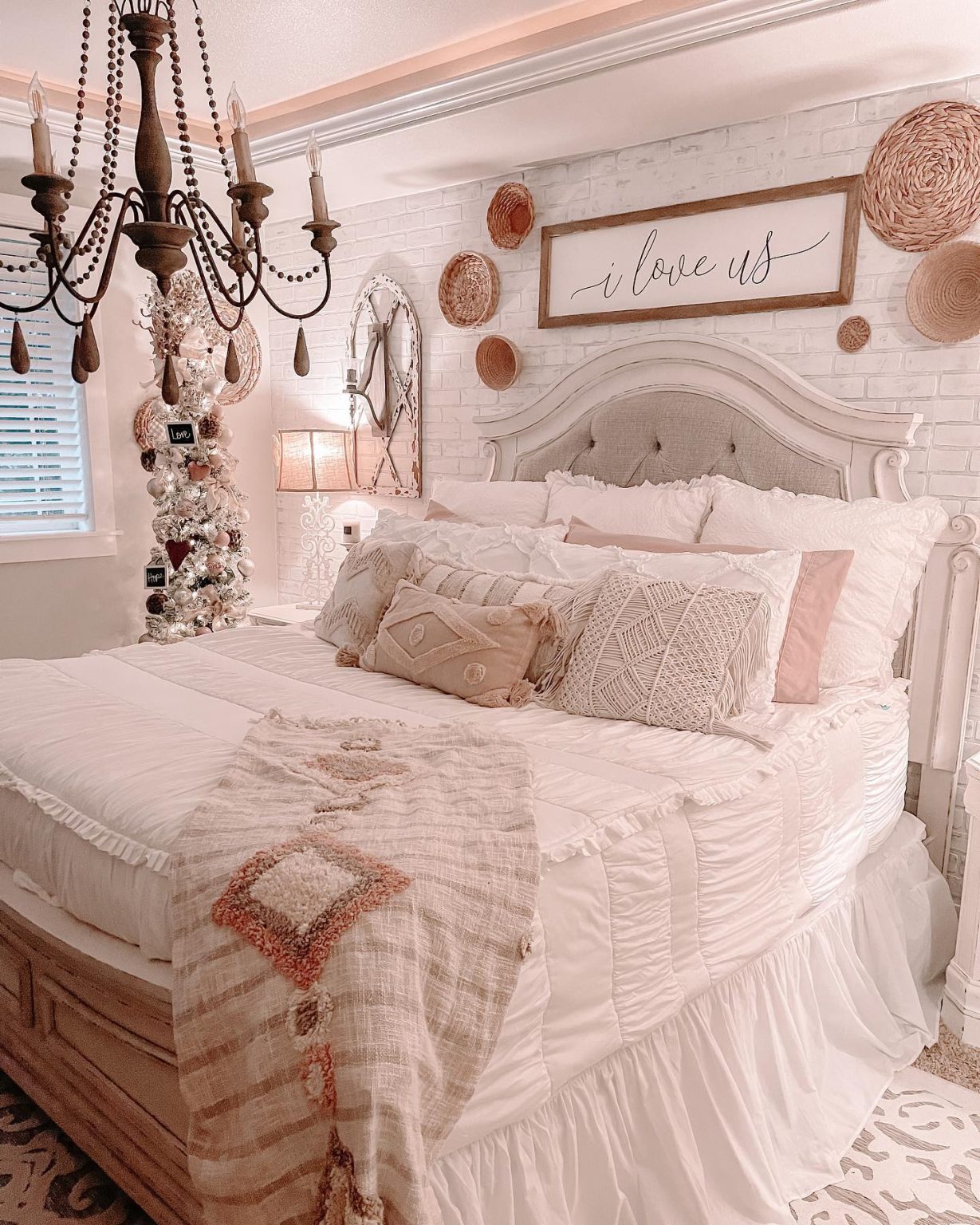 29 Romantic Bedroom Ideas for Cozy & Intimate Retreats - placeideal.com