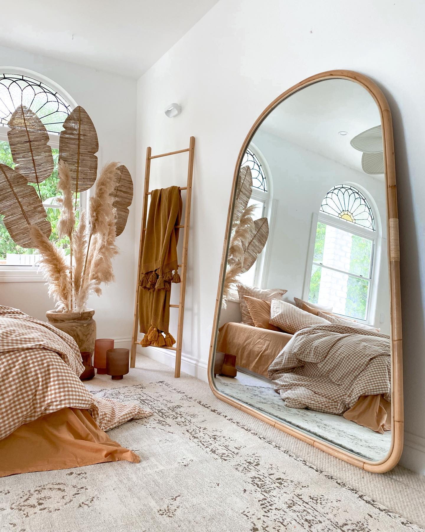 33 Bedroom Mirror Ideas: Elevate Your Space with Stylish Reflections ...
