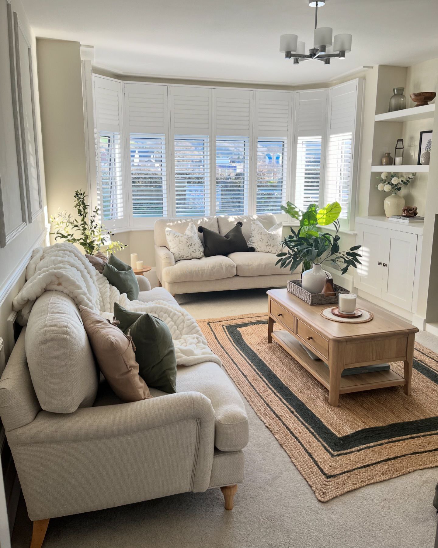 30 Rugs in Living Room: Elevate Your Home with Cozy Chic Designs ...