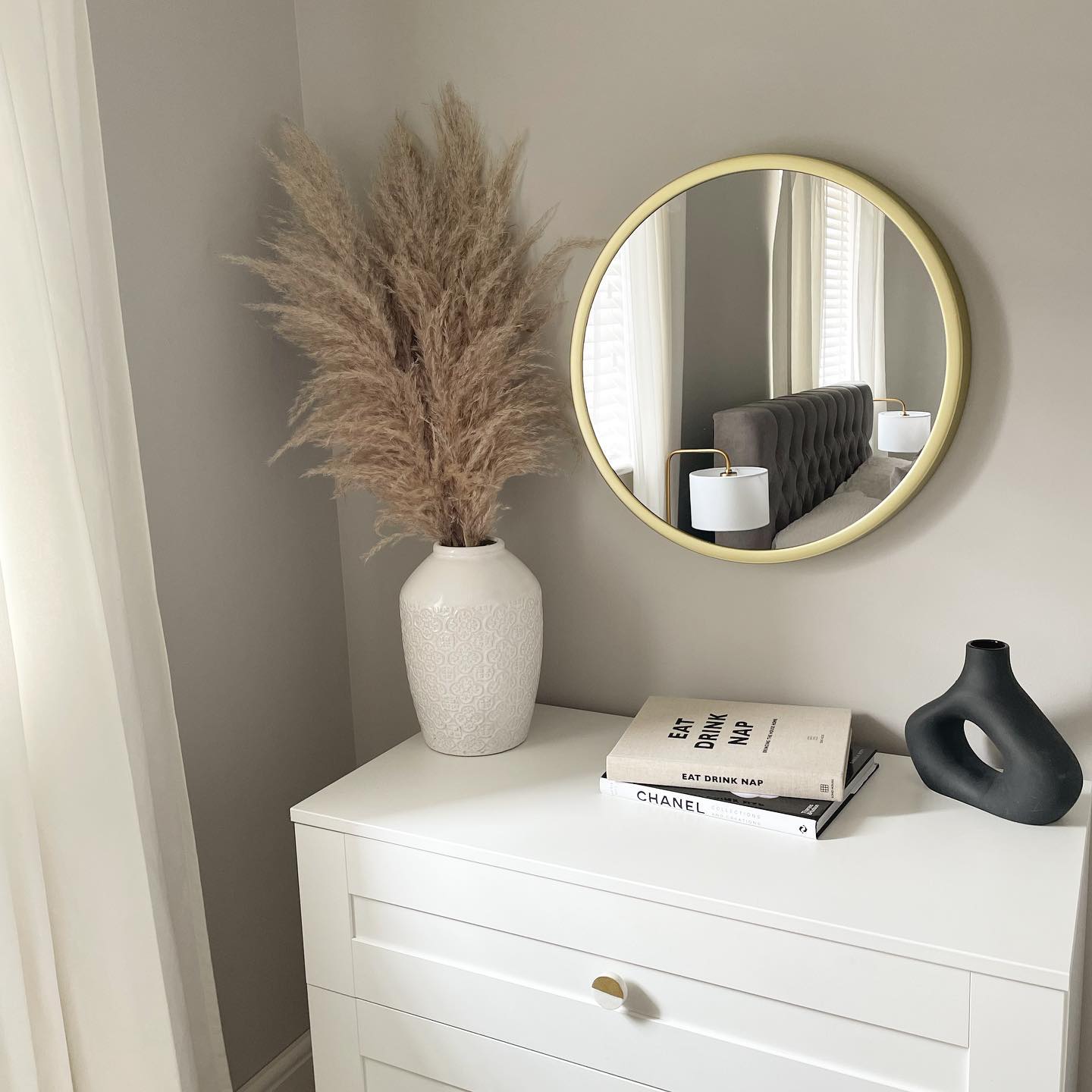 33 Bedroom Mirror Ideas: Elevate Your Space with Stylish Reflections ...