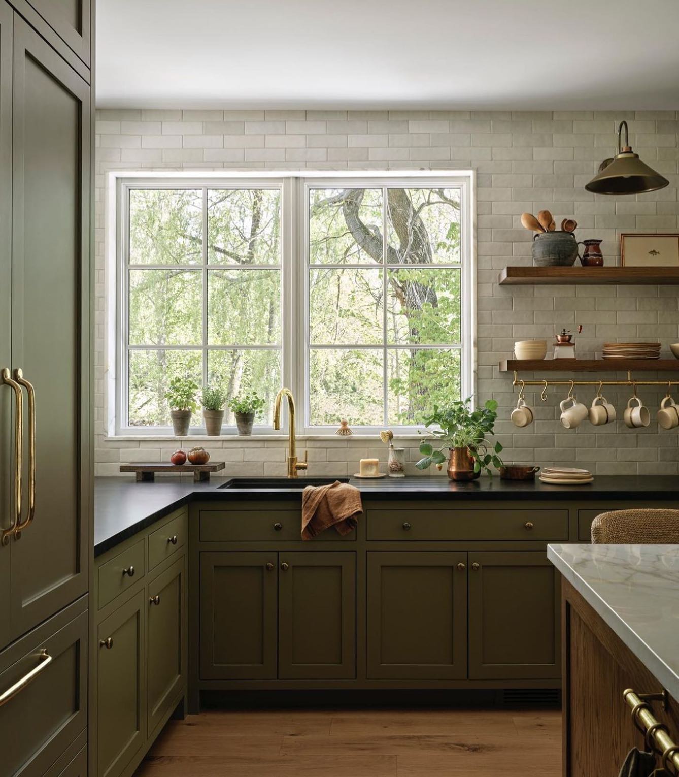 32 Lush Green Kitchen Ideas for a Fresh, Modern Home Update ...