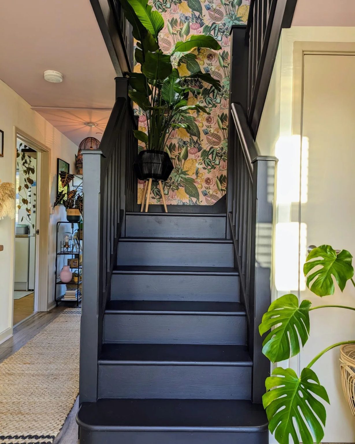 Maximize Style: 29 Small Staircase Ideas for Every Home - placeideal.com