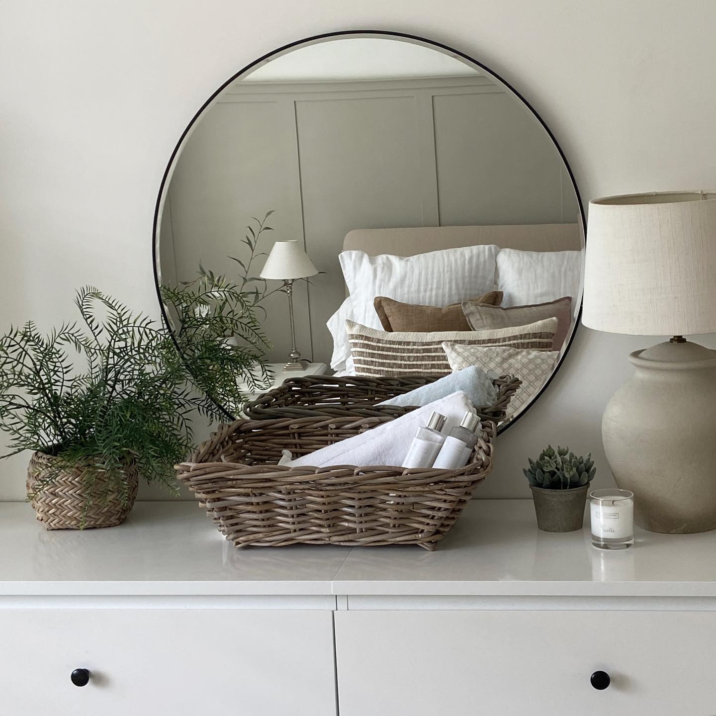 33 Bedroom Mirror Ideas: Elevate Your Space with Stylish Reflections ...