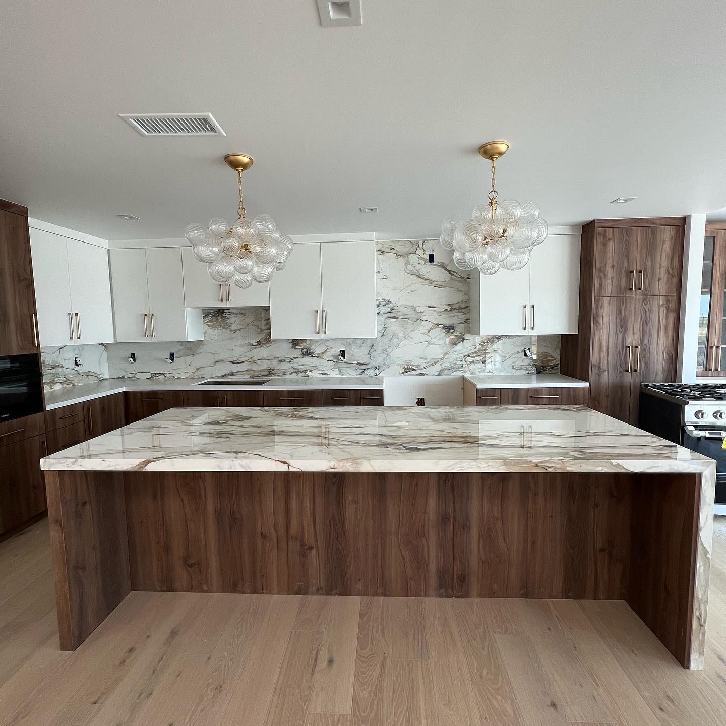 Discover 31 Unique Kitchen Countertop Ideas to Elevate Your Home ...