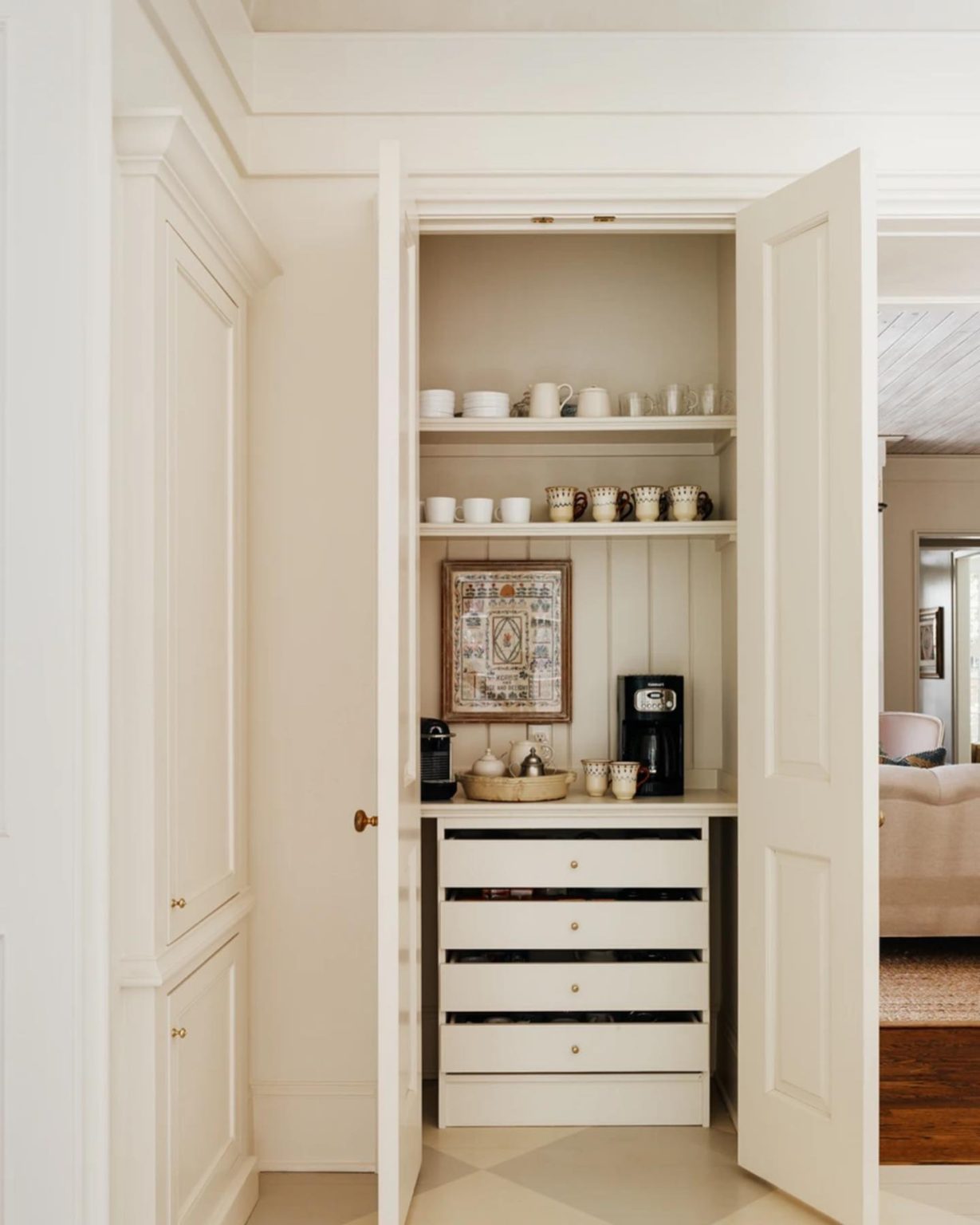 36 Inviting Kitchen Coffee Bar Ideas for Your Home Oasis - placeideal.com