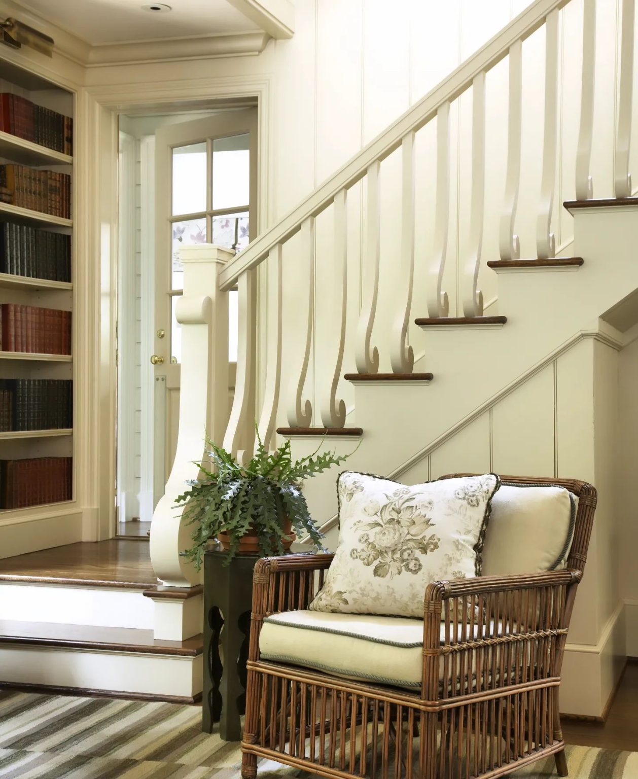 Maximize Style: 29 Small Staircase Ideas for Every Home - placeideal.com
