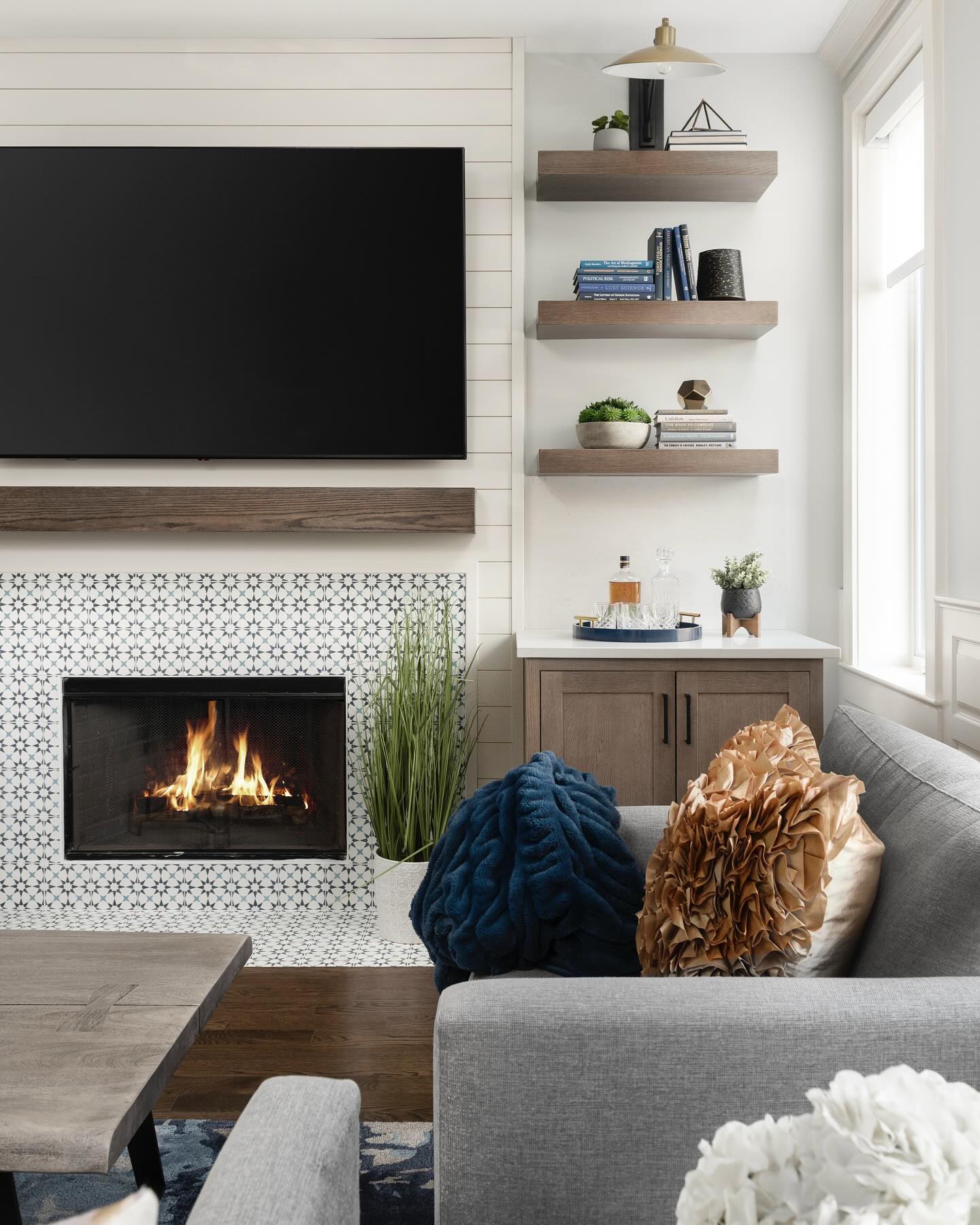 38 Fireplace Ideas with TV: Ultimate Living Room Enhancements ...