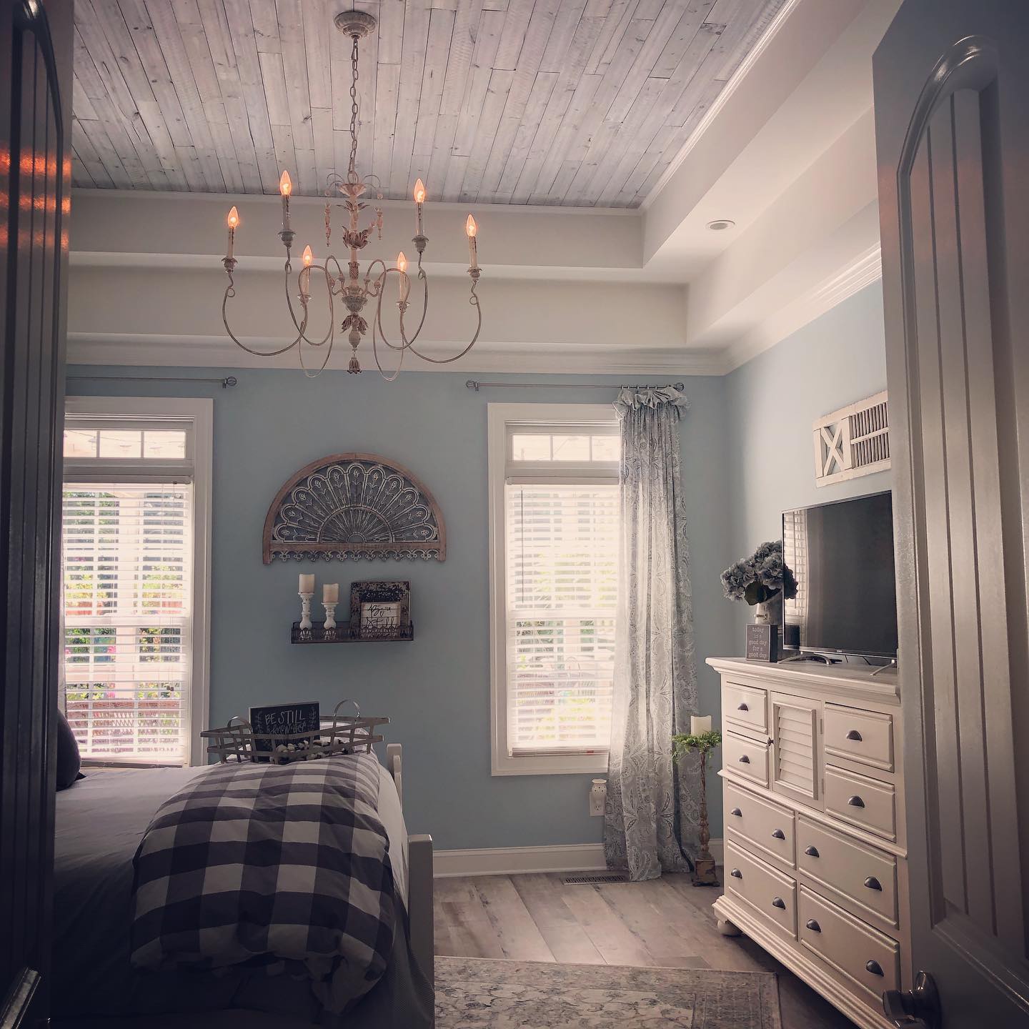 31 Bedroom Ceiling Ideas to Elevate Your Space - Discover Now ...