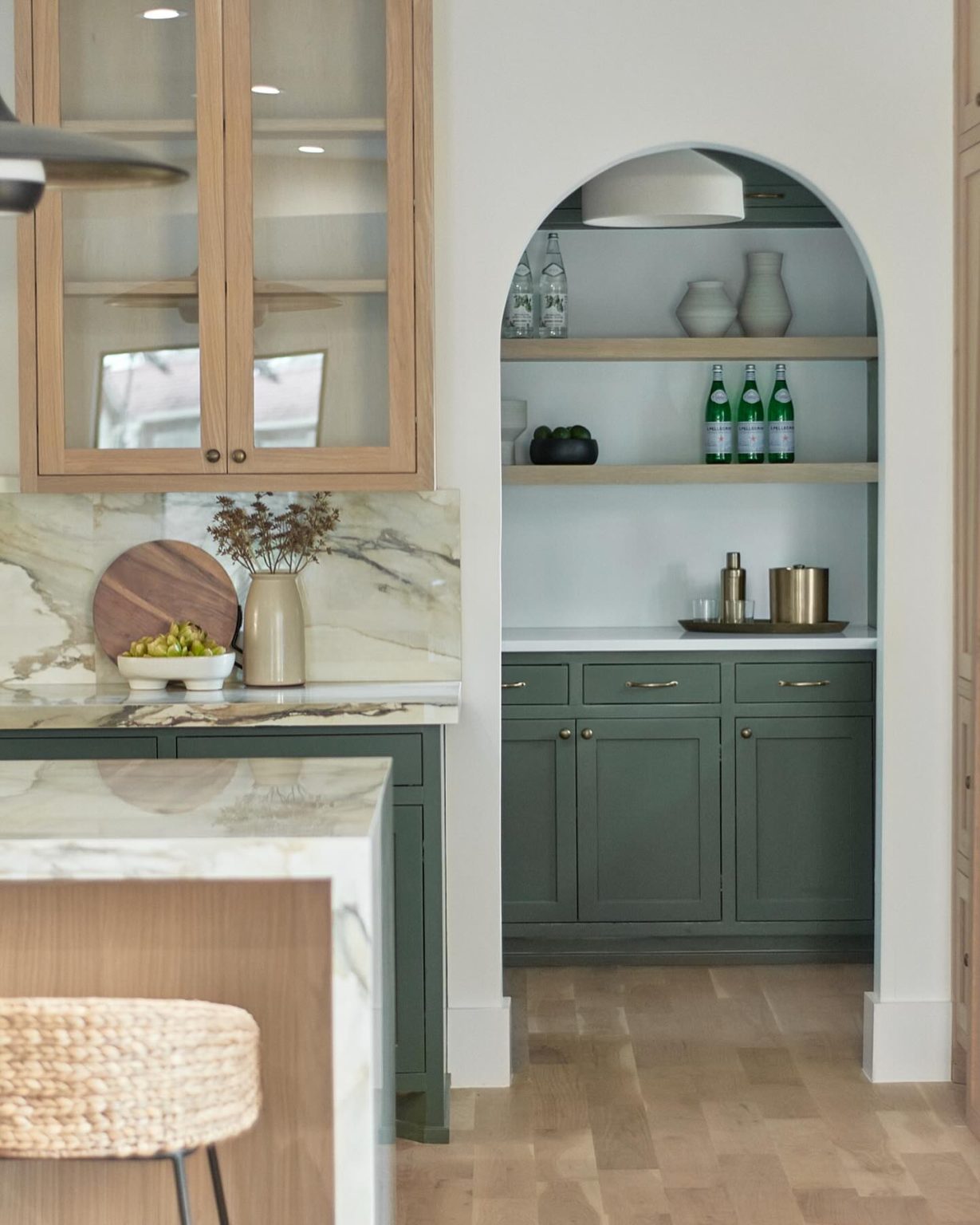 33 Kitchen Door Ideas to Transform Your Culinary Space Elegantly ...