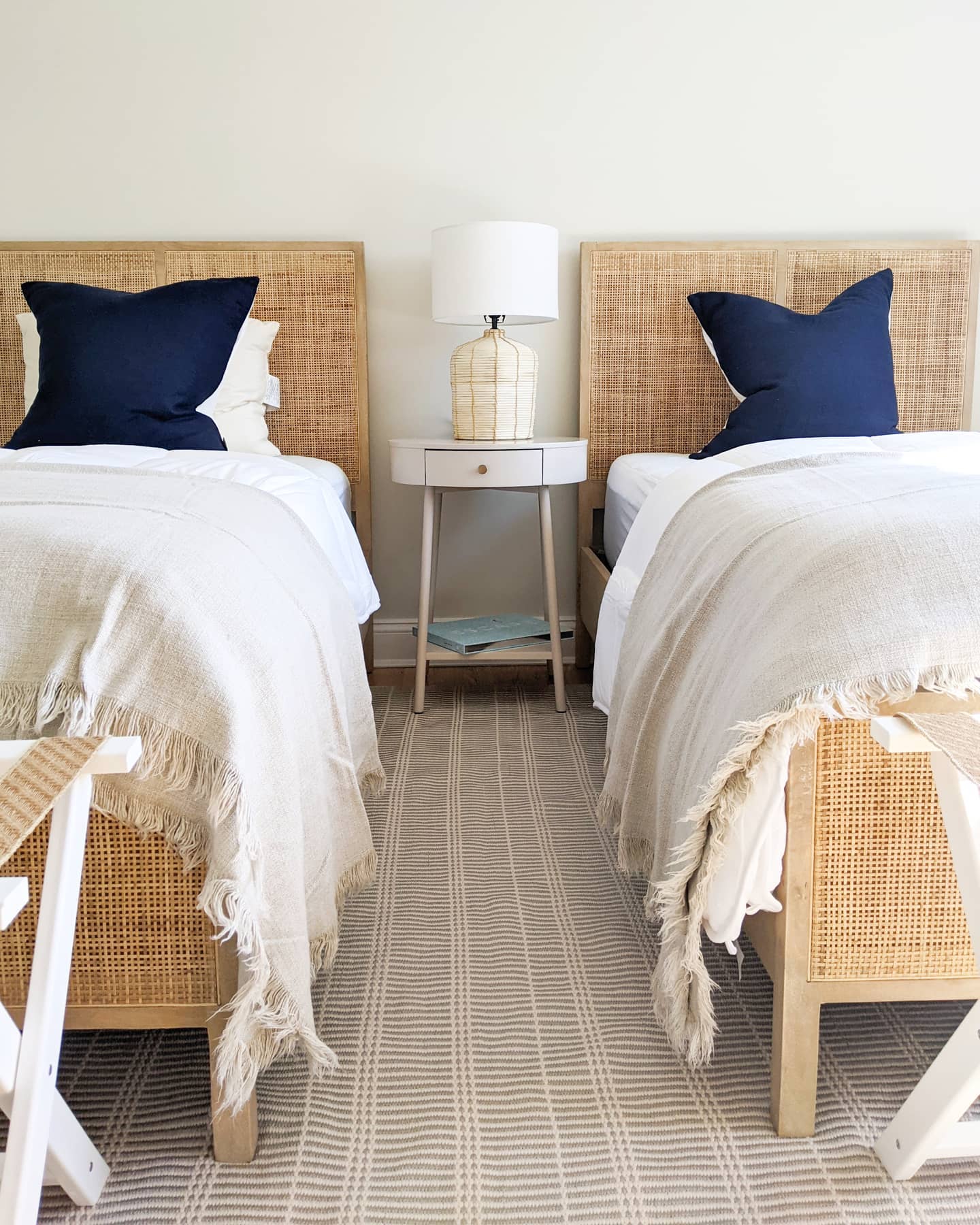 36 Twin Bedroom Ideas: Transform Your Space with Style | Design Guide ...