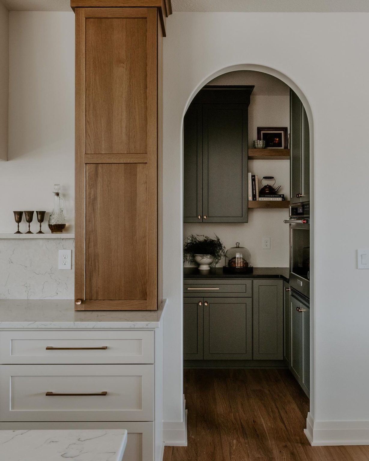 33 Kitchen Door Ideas to Transform Your Culinary Space Elegantly ...