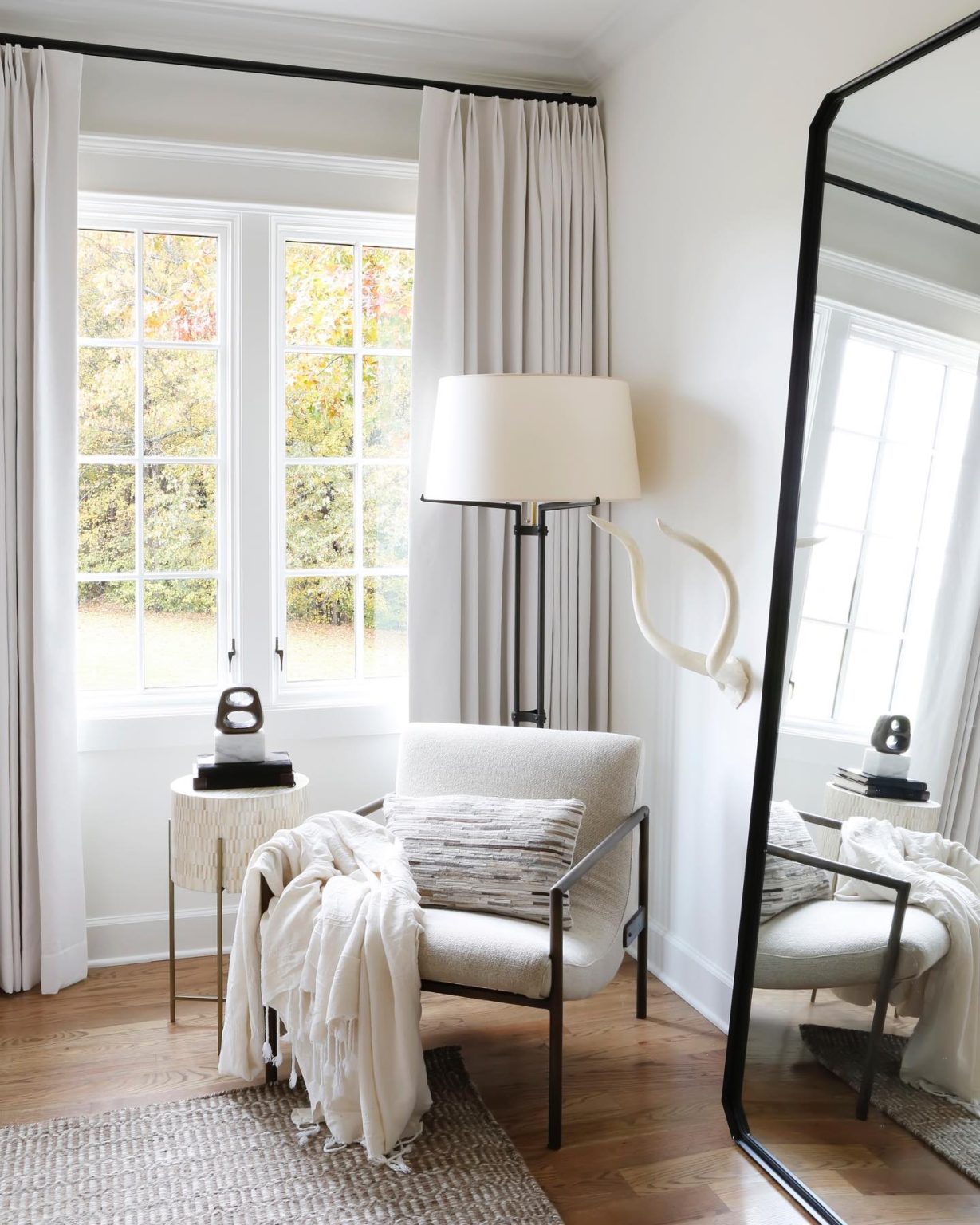 35 Corner Decorating Ideas: Maximize Style & Comfort - placeideal.com