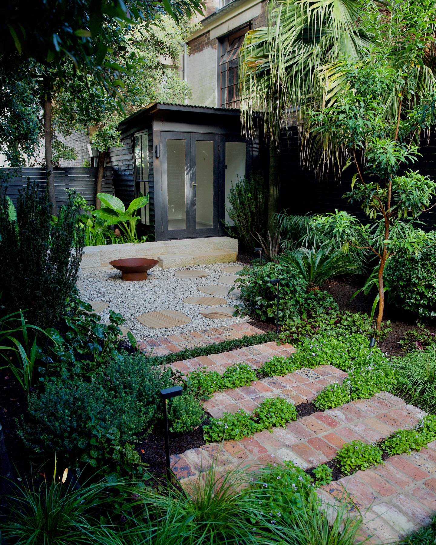33 Rock Landscaping Ideas to Transform Your Garden Elegantly ...