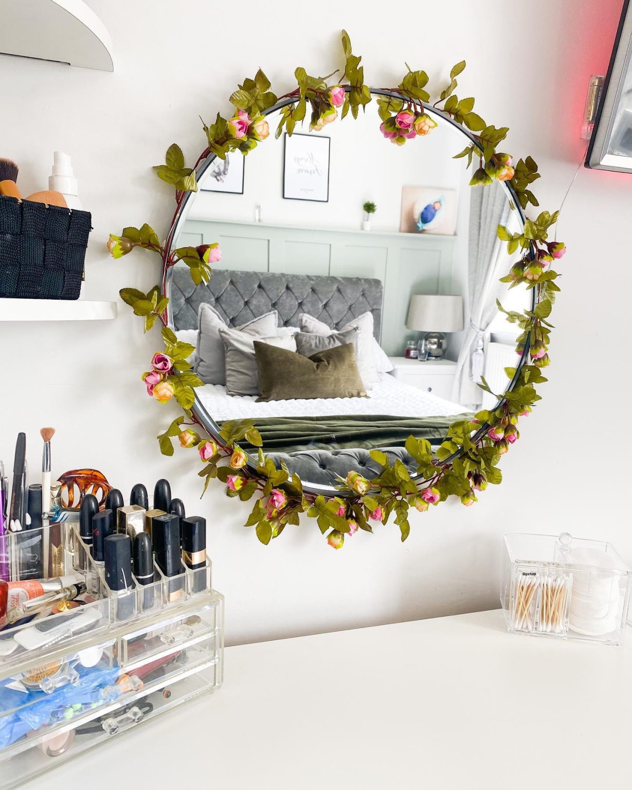 33 Bedroom Mirror Ideas: Elevate Your Space with Stylish Reflections ...