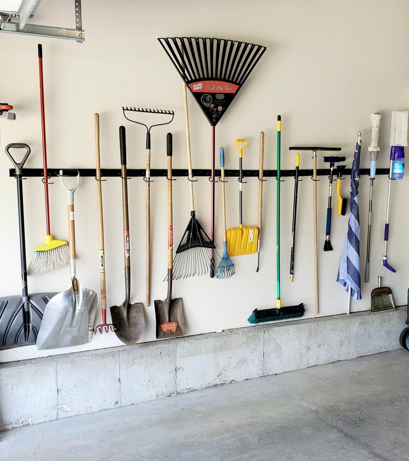 Maximize Space with 32 Clever Garage Organization Ideas - placeideal.com