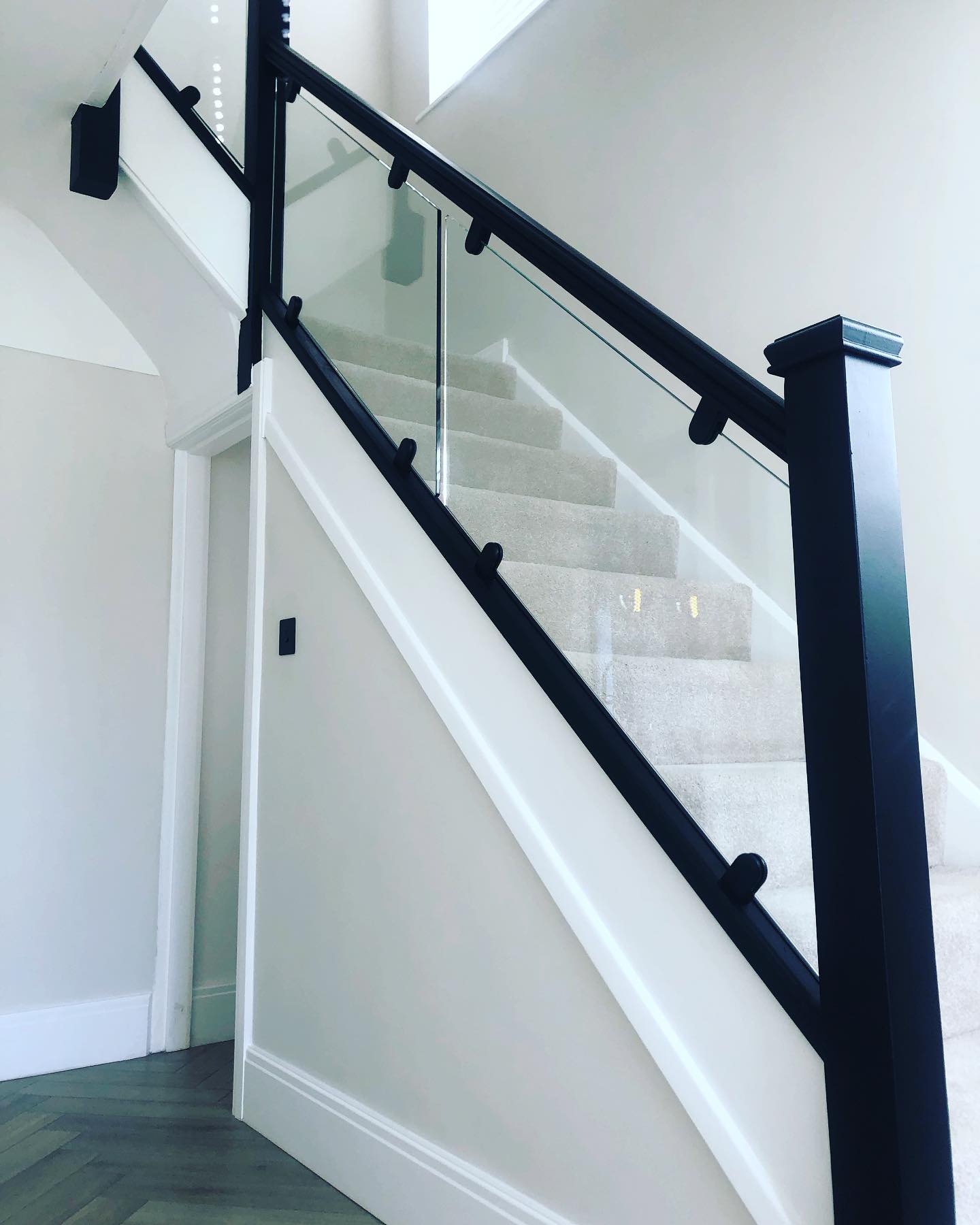 29 Glass Staircase Ideas: Elegance Meets Modern Design - placeideal.com