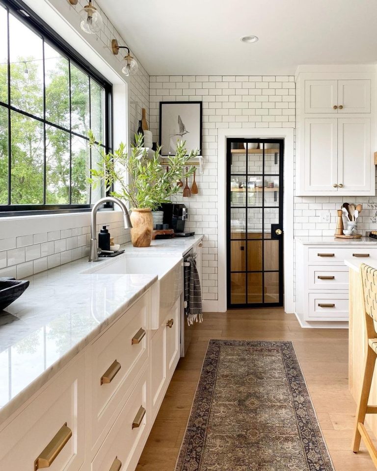 33 Kitchen Door Ideas to Transform Your Culinary Space Elegantly ...