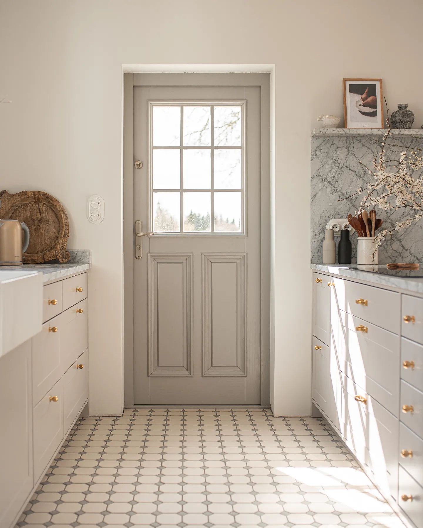 33 Kitchen Door Ideas to Transform Your Culinary Space Elegantly ...