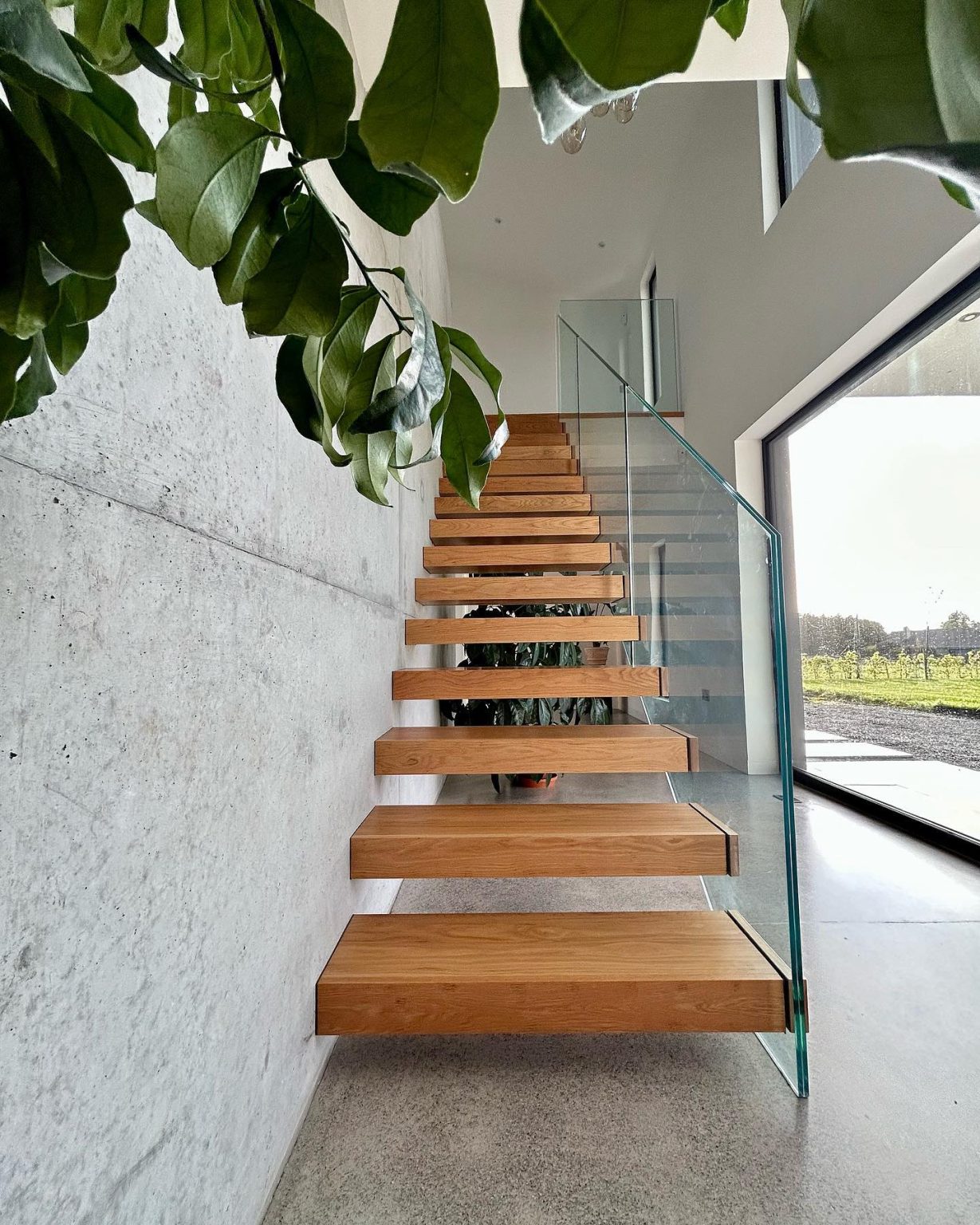 35 Floating Staircase Ideas for a Modern Home Aesthetic | Design ...