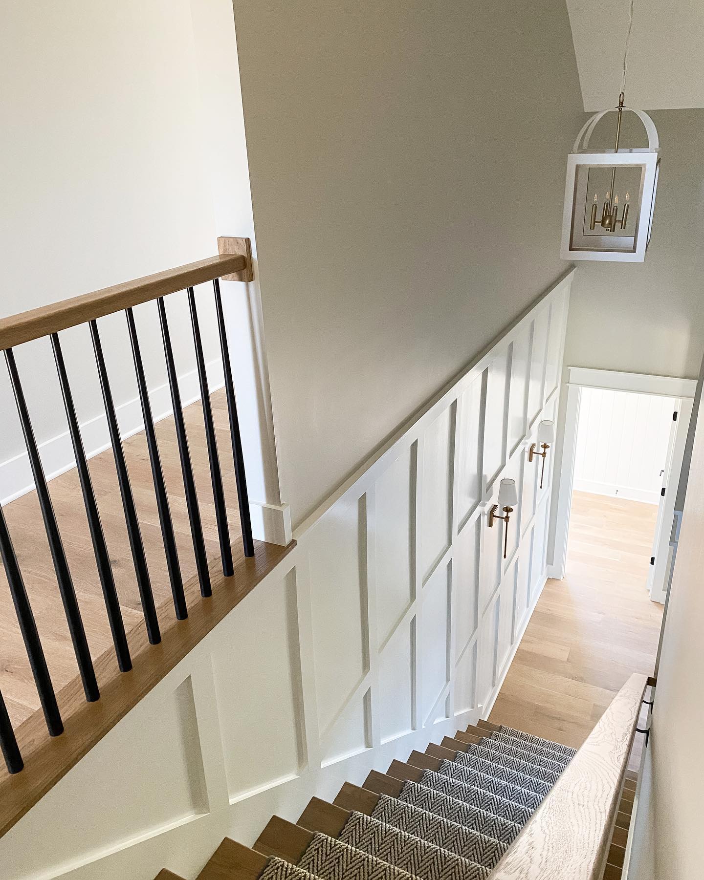 36 Closed Staircase Ideas - Transform Your Space with Chic Designs ...