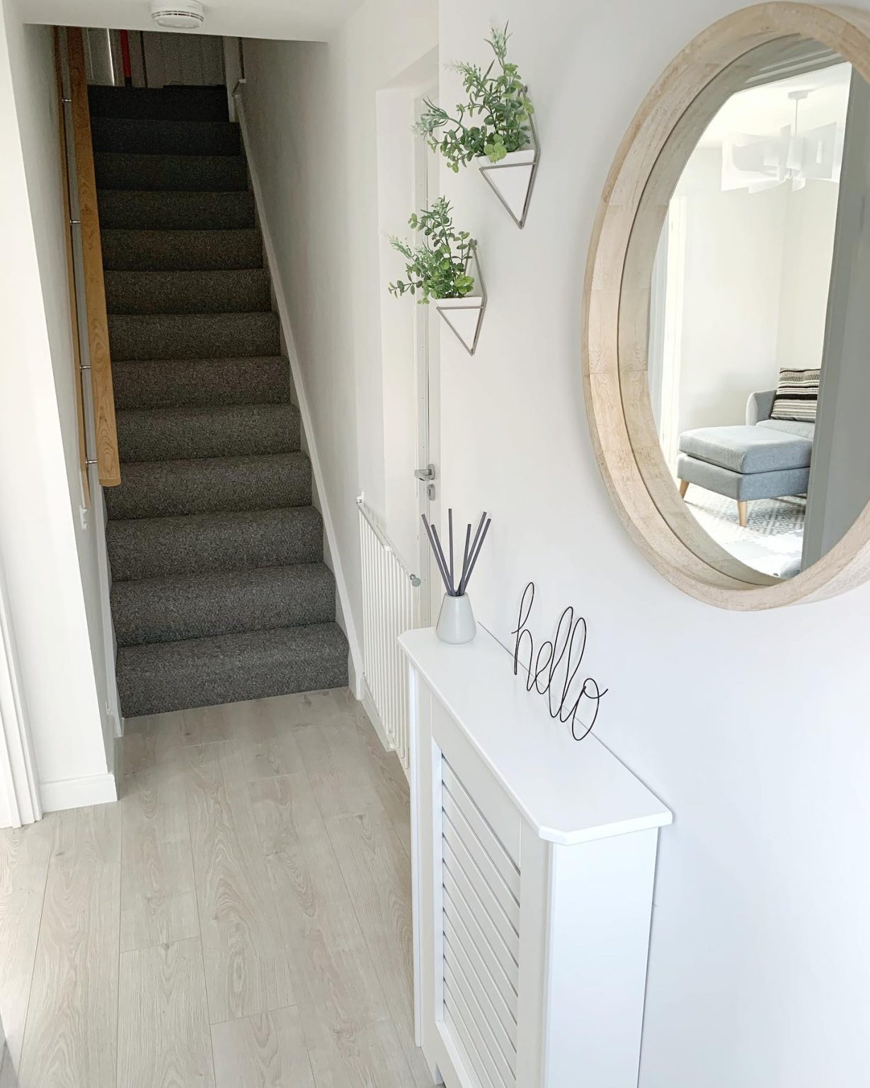 36 Closed Staircase Ideas - Transform Your Space with Chic Designs ...